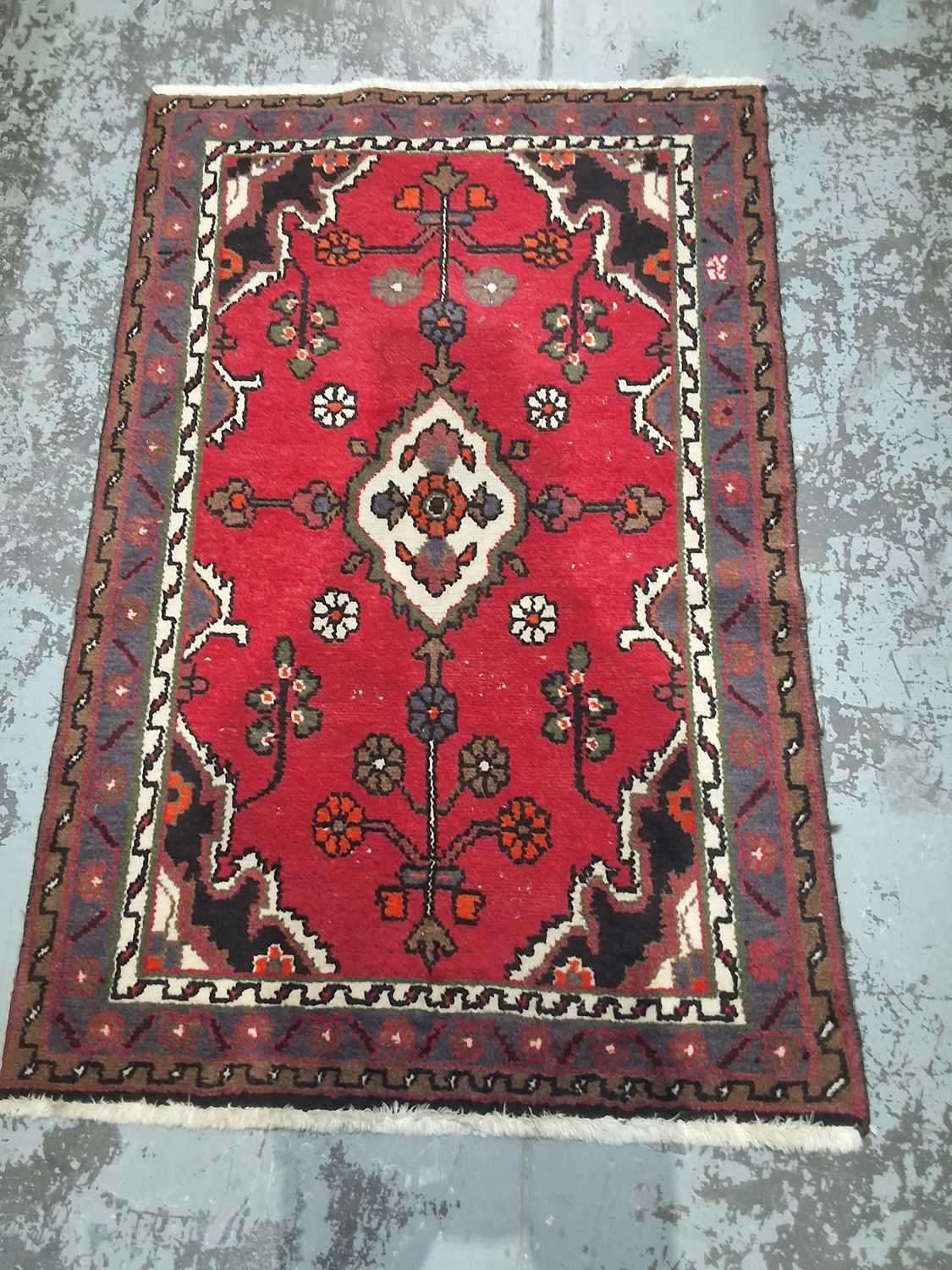 Lot 55 - RUG