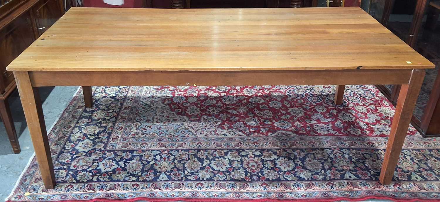 Lot 167 - DINING TABLE